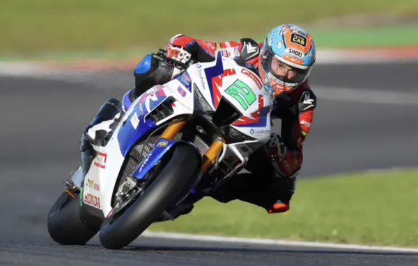 Honda announces Andrew Irwin and Tom Neave for BSB 2023 | Visordown Honda announces Andrew Irwin and Tom Neave for BSB 2023 | Visordown